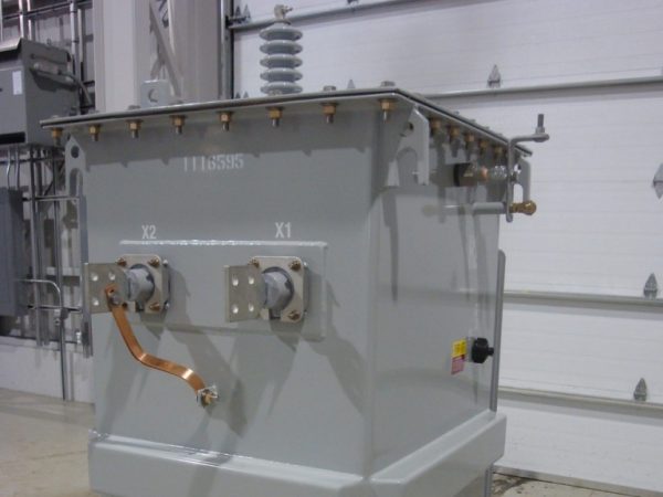 Single-phase vault-type/platform-mounted transformers - Pioneer ...